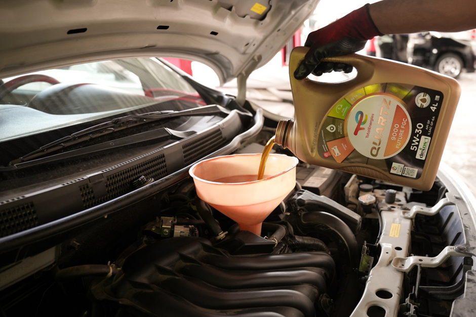 The Advantages of Getting an Oil Change at a Certified Service Center